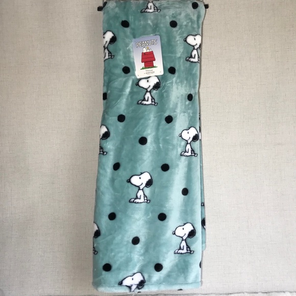 Peanuts | Bedding | Peanuts Snoopy Teal Polka Dot 2x Plush Throw | Poshmark